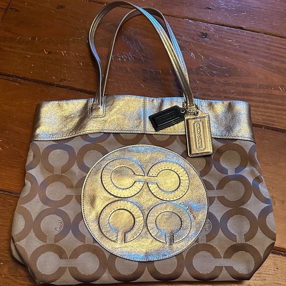 Coach | Bags | Guc Coach Laura Tote | Poshmark
